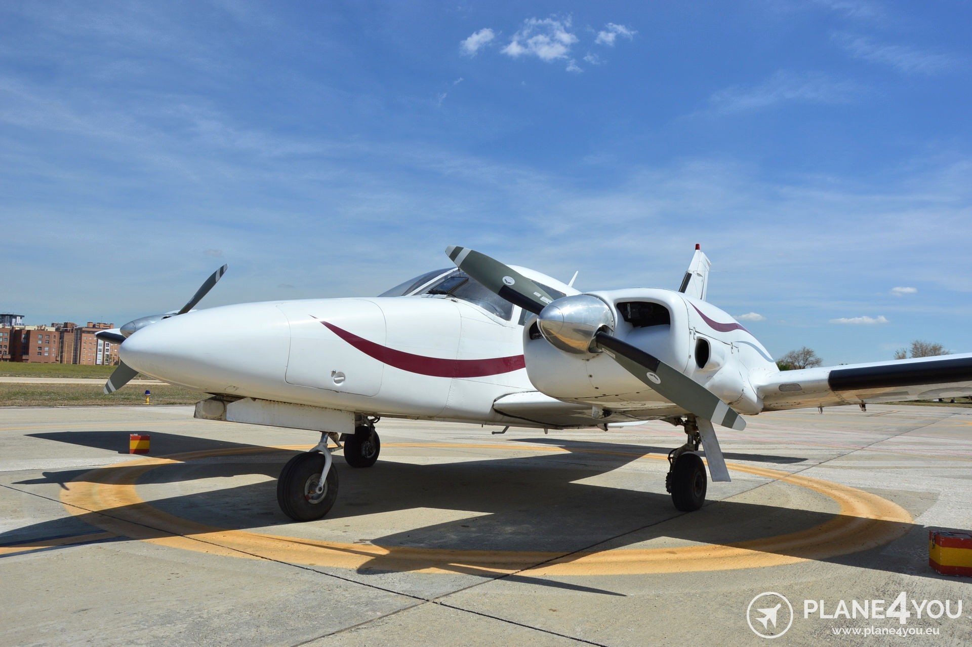 Piper PA34-200 Seneca EC-KBY | Multi-engine aircraft | Plane4You ...